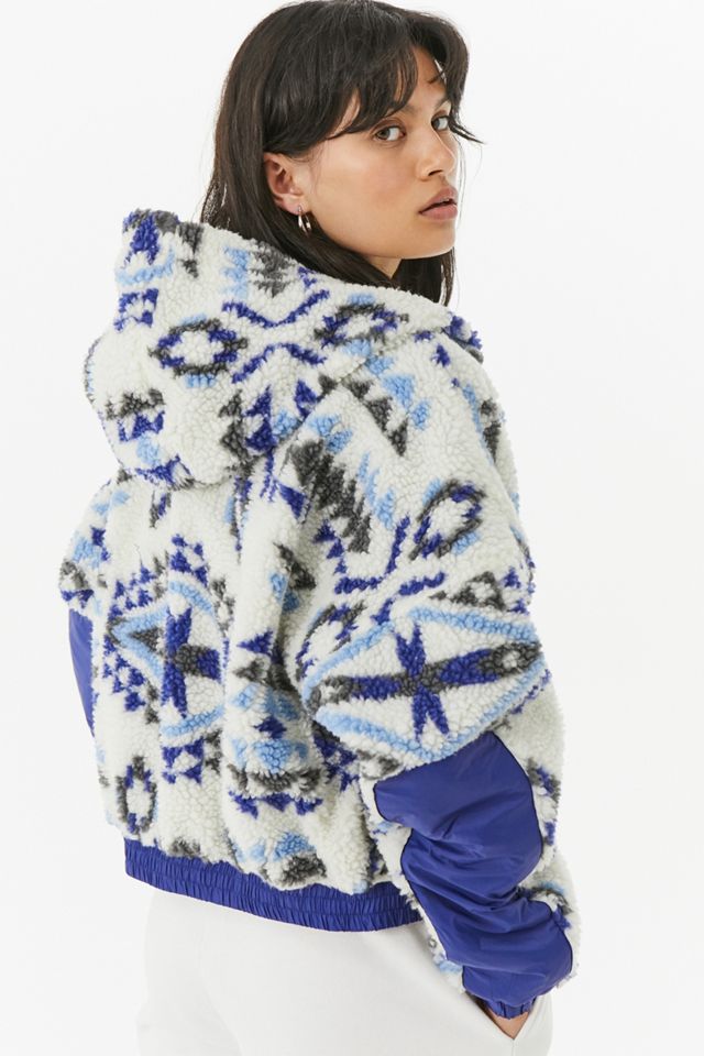 iets frans... Blue & White Printed Cropped Fleece Jacket | Urban ...