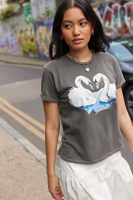 UO Swan T-Shirt | Urban Outfitters UK
