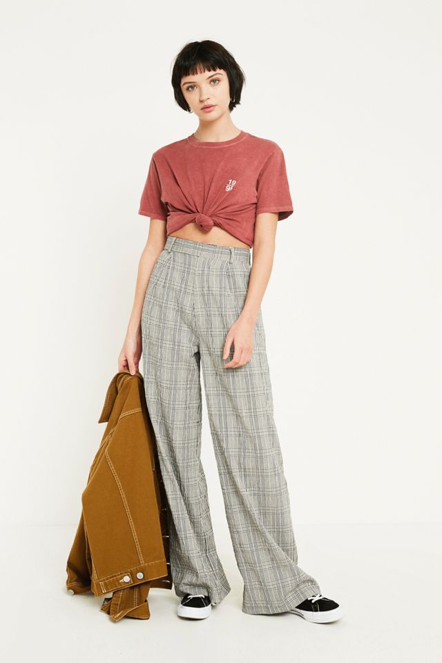 UO Daydream Dictionary Knot-Front T-Shirt | Urban Outfitters UK