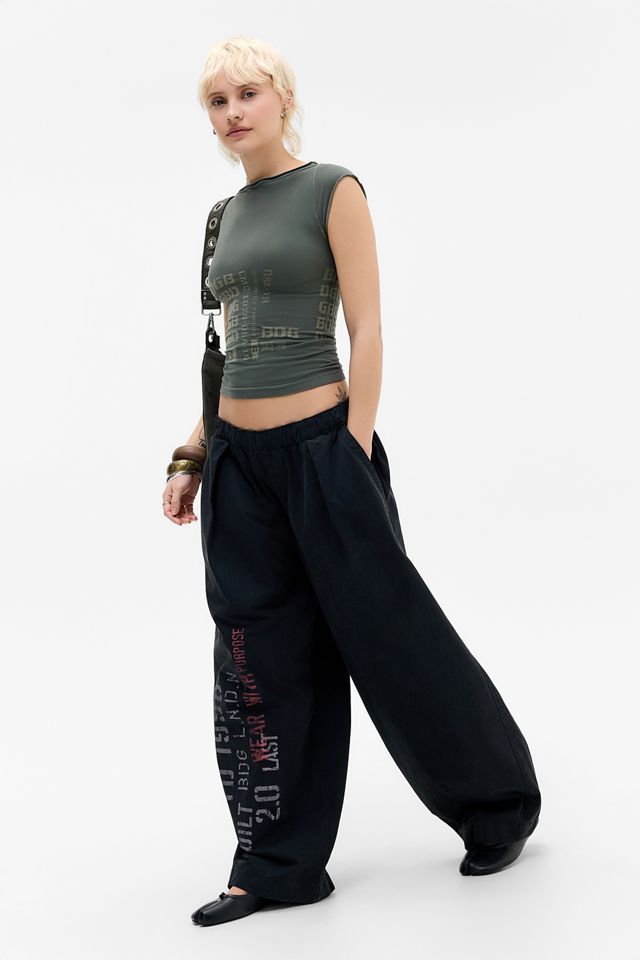 Pantalones Holgados BDG Bobbi Stamp | Urban Outfitters ES