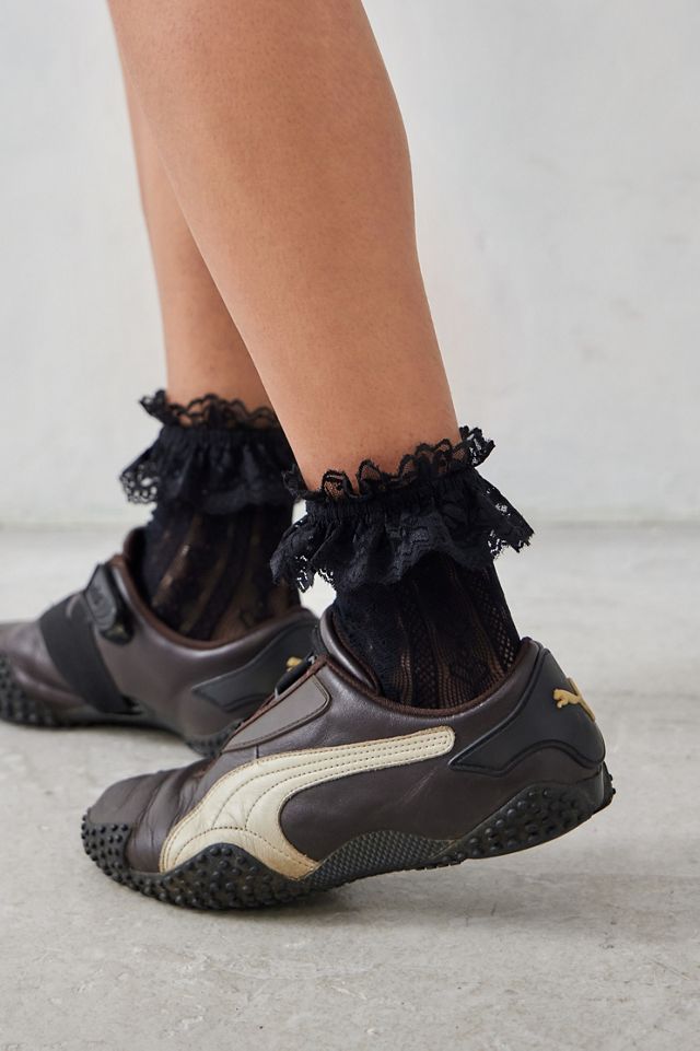 Out From Under Heart Lace Ruffle Socks | Urban Outfitters UK