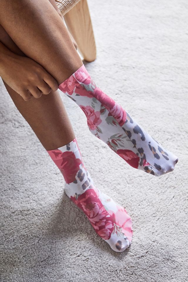 UO Rose Printed Pop Socks | Urban Outfitters UK