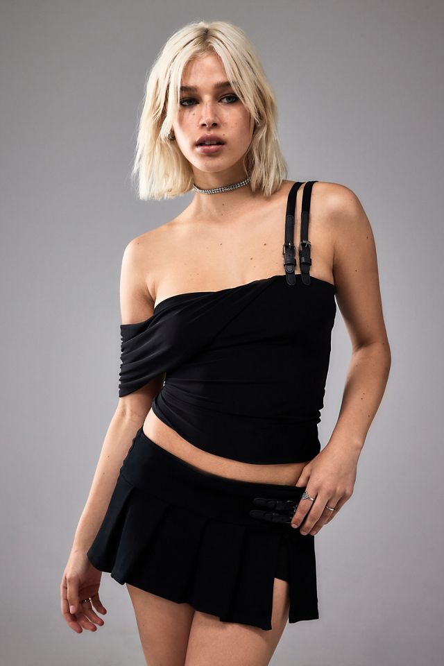 UO Kelly Buckle Twist Off-The-Shoulder Top | Urban Outfitters UK