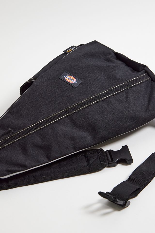 Dickies Ashville Sling Bag | Urban Outfitters UK