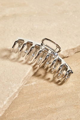 Round Metal Claw Clip | Urban Outfitters UK