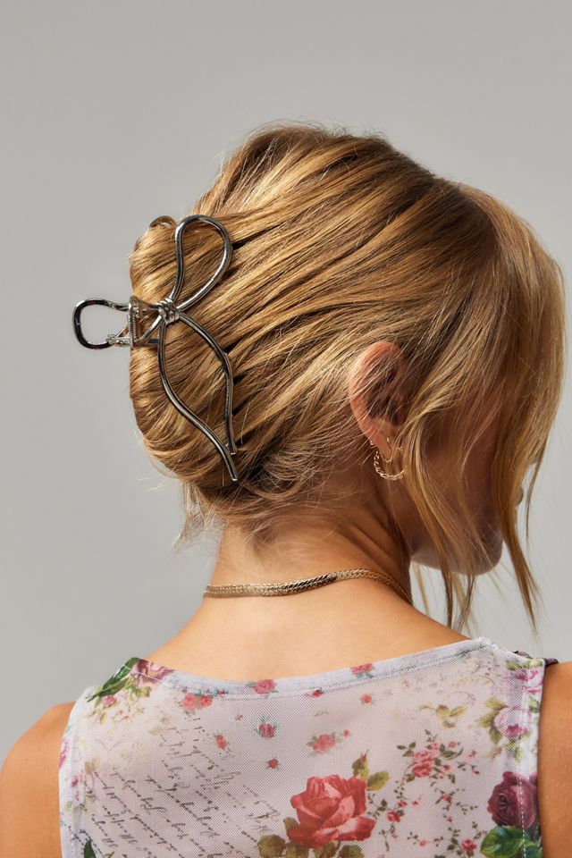 Metal Bow Claw Clip | Urban Outfitters UK