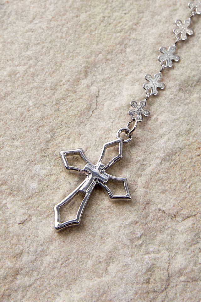 Silence + Noise Floral Cross Lariat Necklace | Urban Outfitters UK