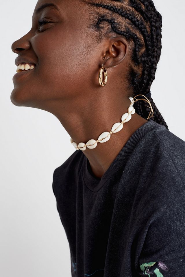 Premium Shell Choker Necklace | Urban Outfitters UK