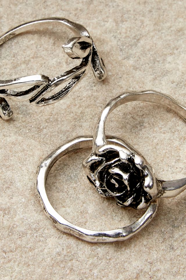 Silence + Noise – Ringe mit Rosenmotiven im 3er-Set | Urban Outfitters DE