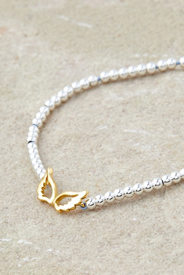 Estella Bartlett Pulsera Angel Wings Louise | Urban Outfitters ES