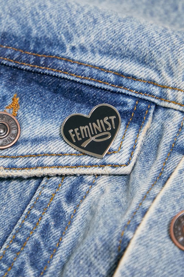 Punky Pins Femminista A forma di cuore Smalto Pin | Urban Outfitters IT