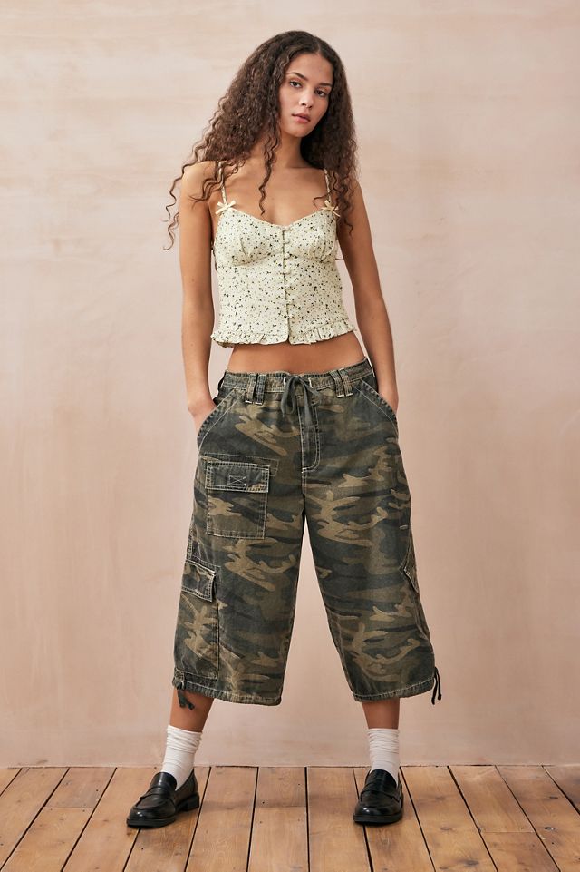 NEW girl ORDER Top floral exclusivo de Nellie de UO | Urban Outfitters ES