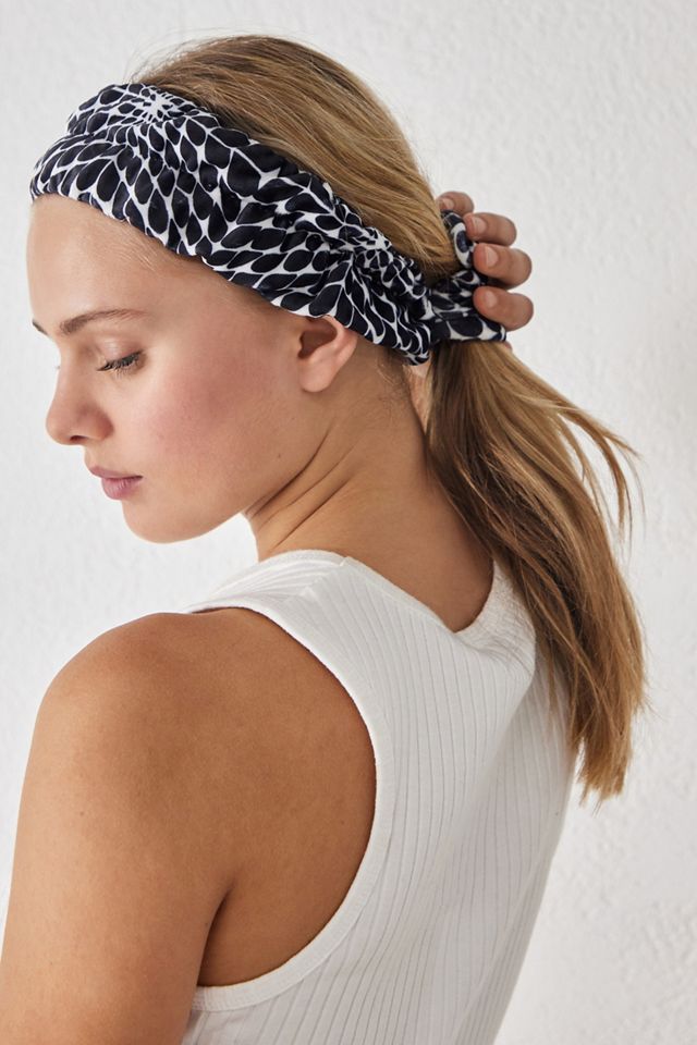Metaverse Print Black Spa Day Headband | Urban Outfitters UK
