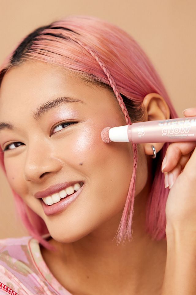 Lottie London Cheeky Glow Liquid Highlighter Wand | Urban Outfitters UK