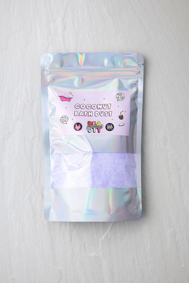 Mallows Beauty Coconut Bath Dust | Urban Outfitters UK