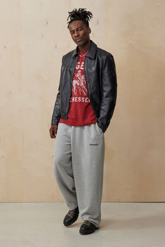 UO Legend Slogan T-Shirt | Urban Outfitters UK