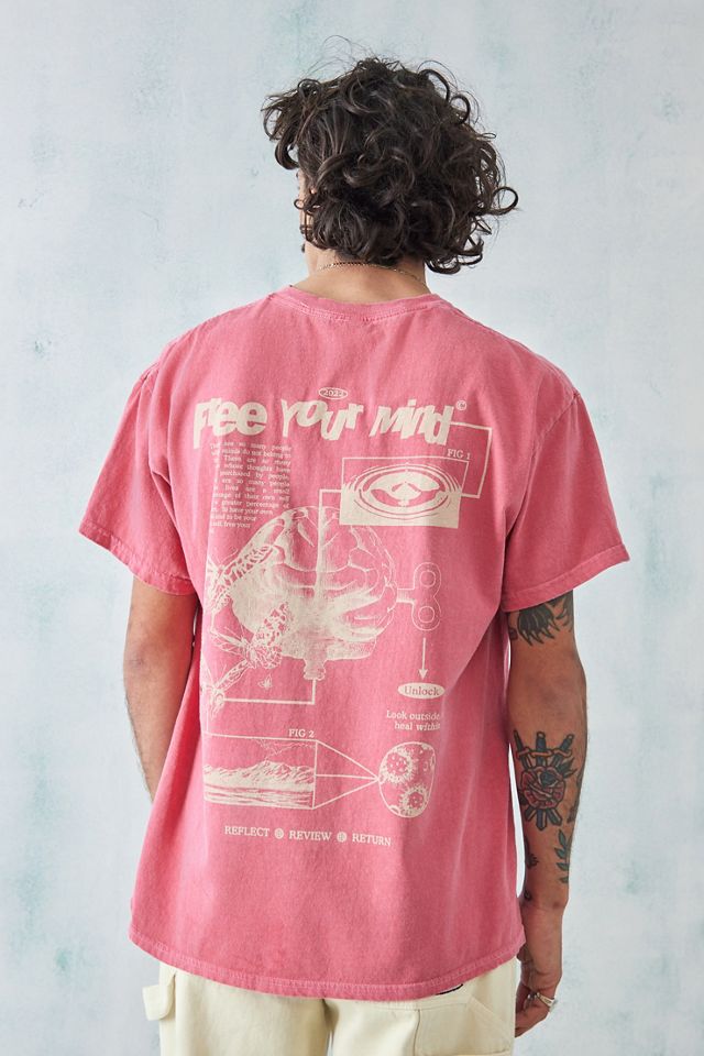 UO Pink Free Your Mind T-Shirt | Urban Outfitters UK