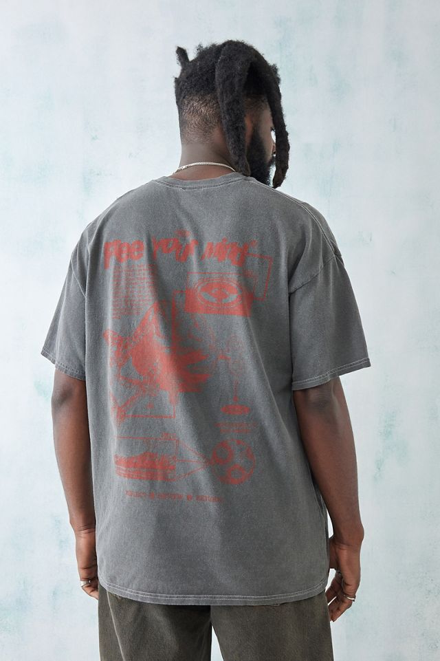 UO Washed Black Free Your Mind T-Shirt | Urban Outfitters UK
