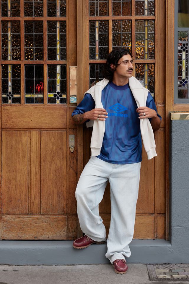 Jersey Azul Marino Exclusivo de Umbro UO | Urban Outfitters ES