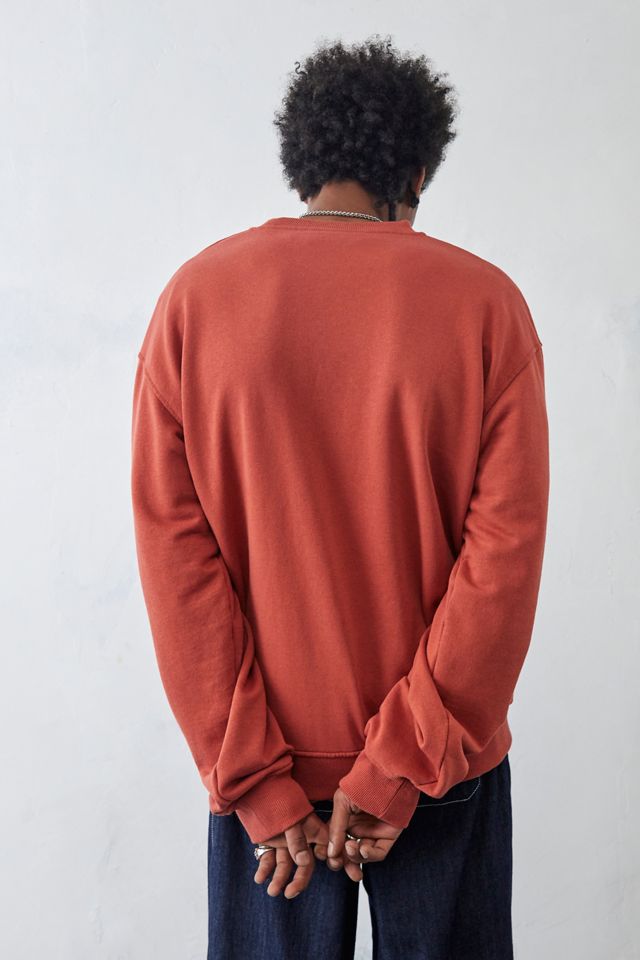 FILA - Sweatshirt Heritage Jay rouge brique, une exclusivité UO | Urban ...