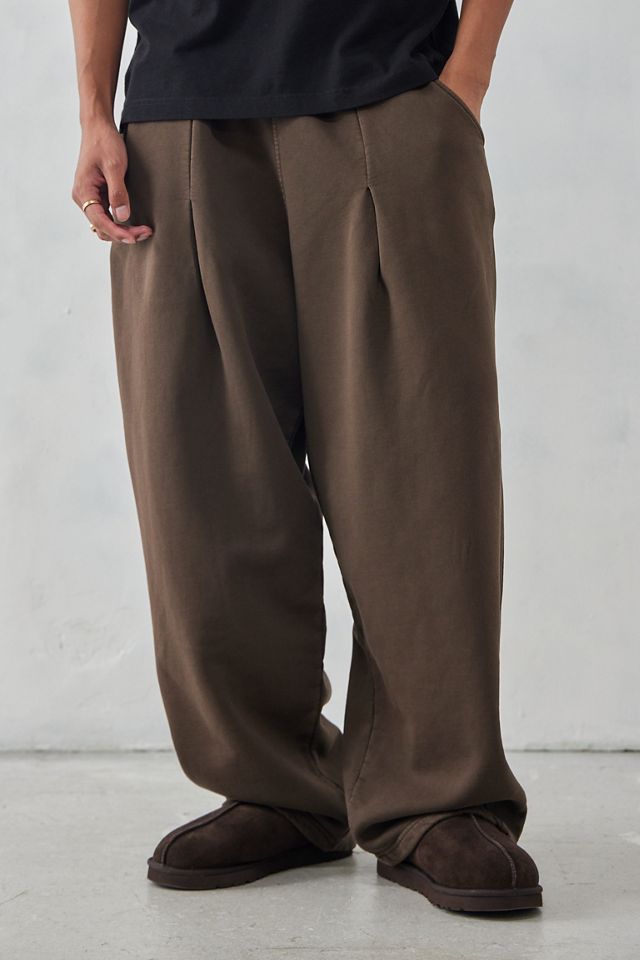 Temp Collective Pantalones Plisados Marrones | Urban Outfitters ES