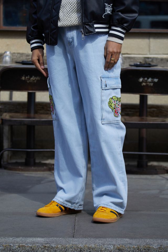 Ed Hardy UO Exclusive Light Wash Bordado Lion Cargo Jeans | Urban ...