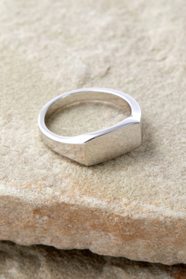 Serge DeNimes Rectangle Signet Ring | Urban Outfitters UK