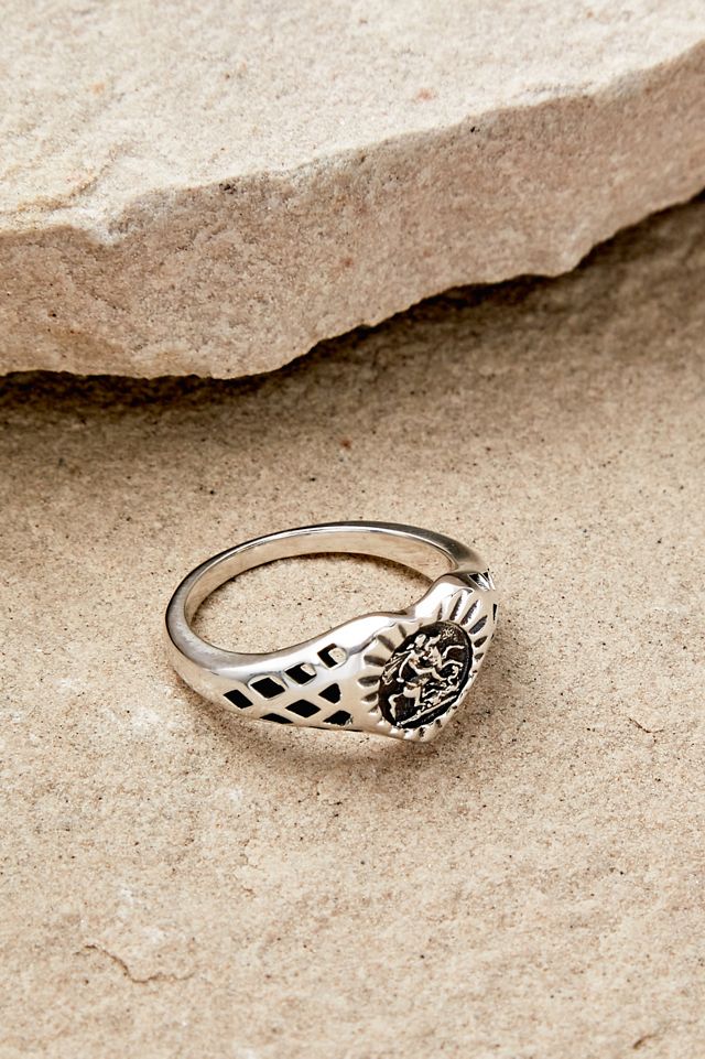 Serge DeNimes Sovereign Heart Ring | Urban Outfitters UK