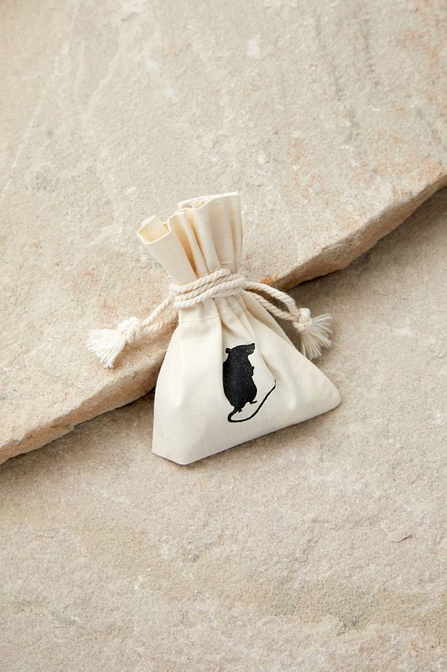 Rat Betty Dad Ring | Urban Outfitters UK