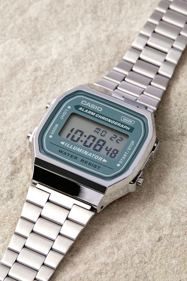 Casio A168WA-3AYES Reloj digital | Urban Outfitters ES