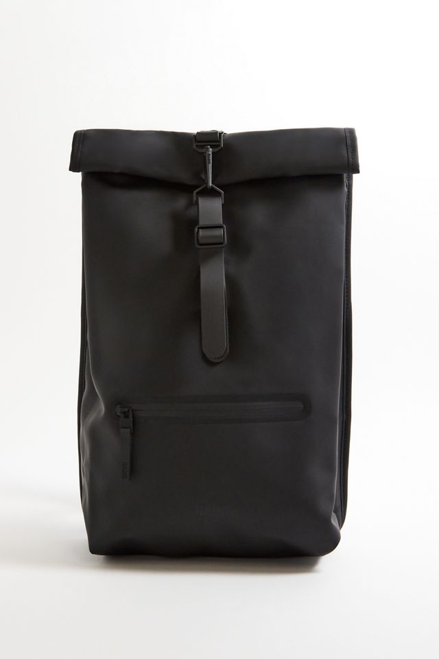 Mochila Rolltop Rains | Urban Outfitters ES