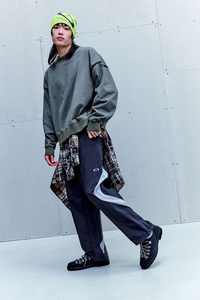 Oakley FGL Phantom New Retro Windbreaker Jacket | Urban Outfitters UK