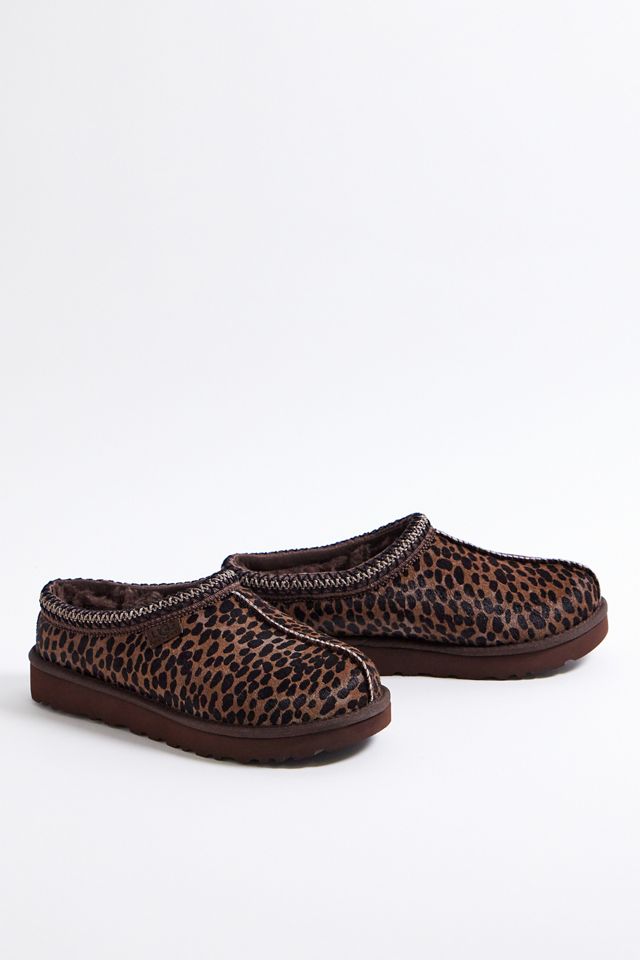 UGG Caspian Leopard Tasman Slippers | Urban Outfitters UK