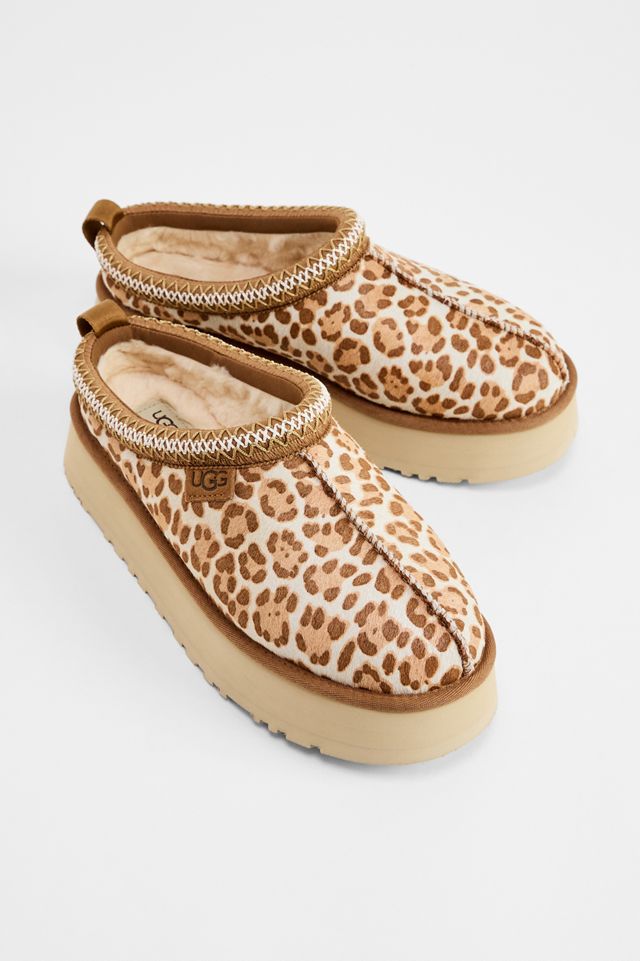 Pantuflas con Estampado de Leopardo Tazz de UGG | Urban Outfitters ES