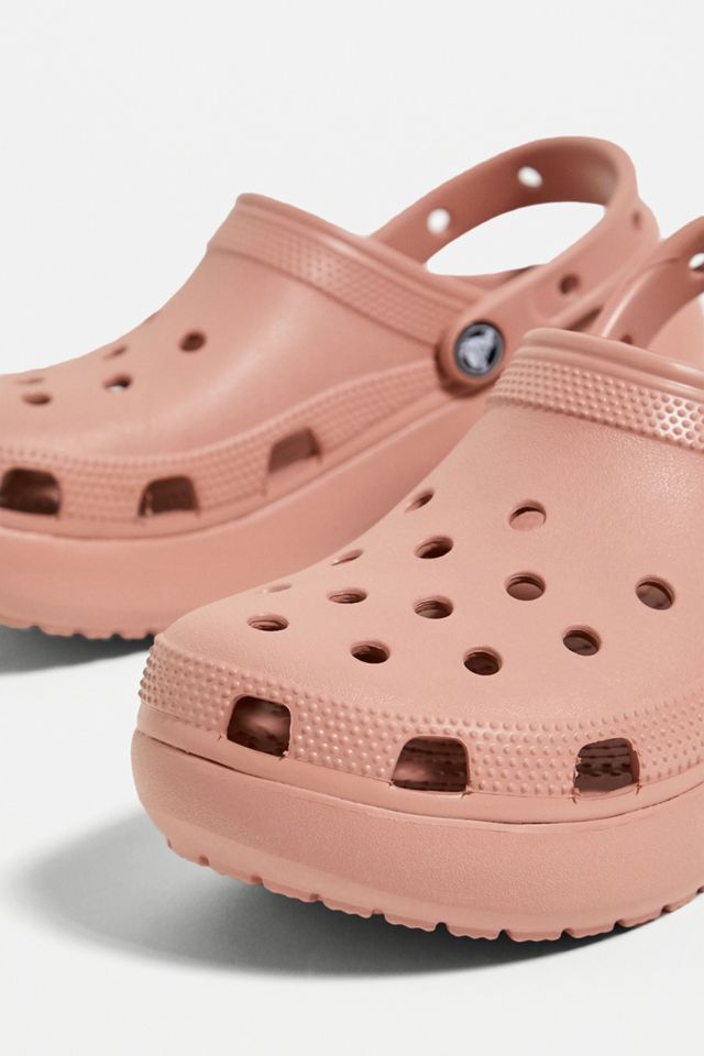 Crocs Blush Classic Tapón de plataforma | Urban Outfitters ES