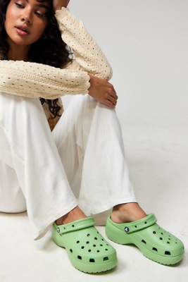 Crocs Green Classic Platform Clogs | Urban Outfitters IT