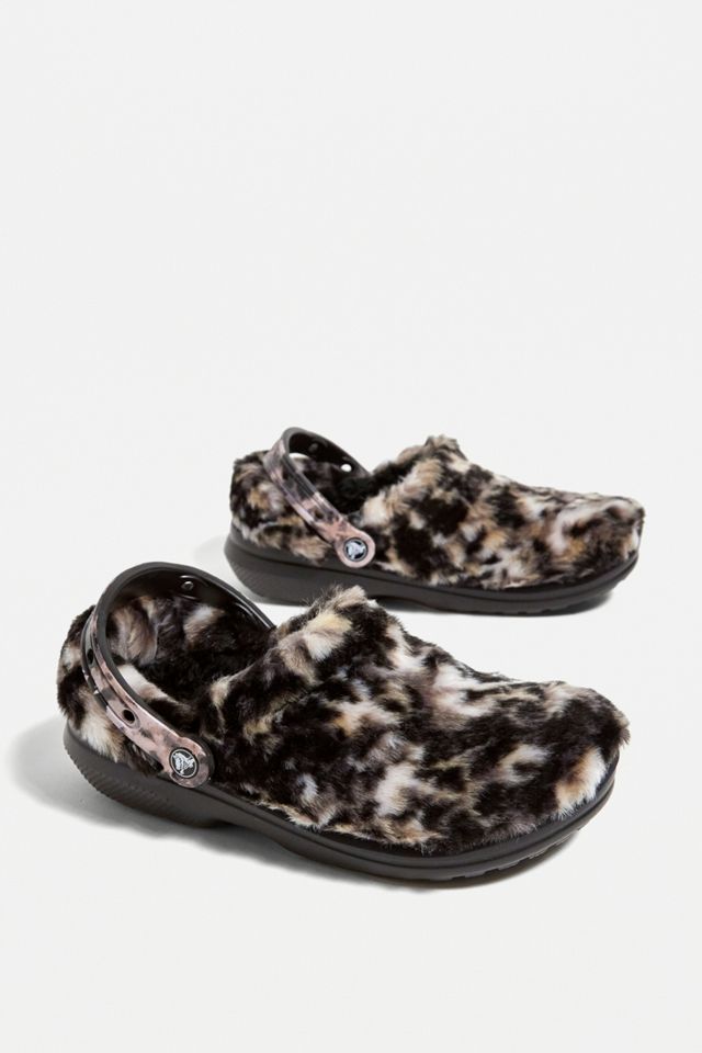 Crocs Black & Brown Classic Lined Cozy Fuzz Sandals | Urban Outfitters UK