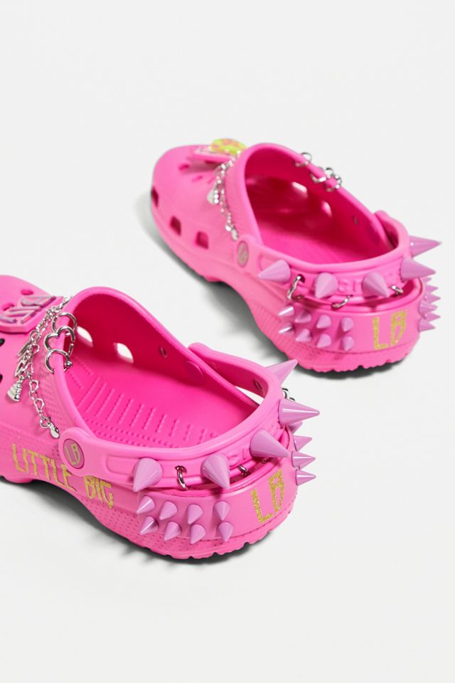 Crocs x Little Big - Sabots classiques Big roses | Urban Outfitters FR