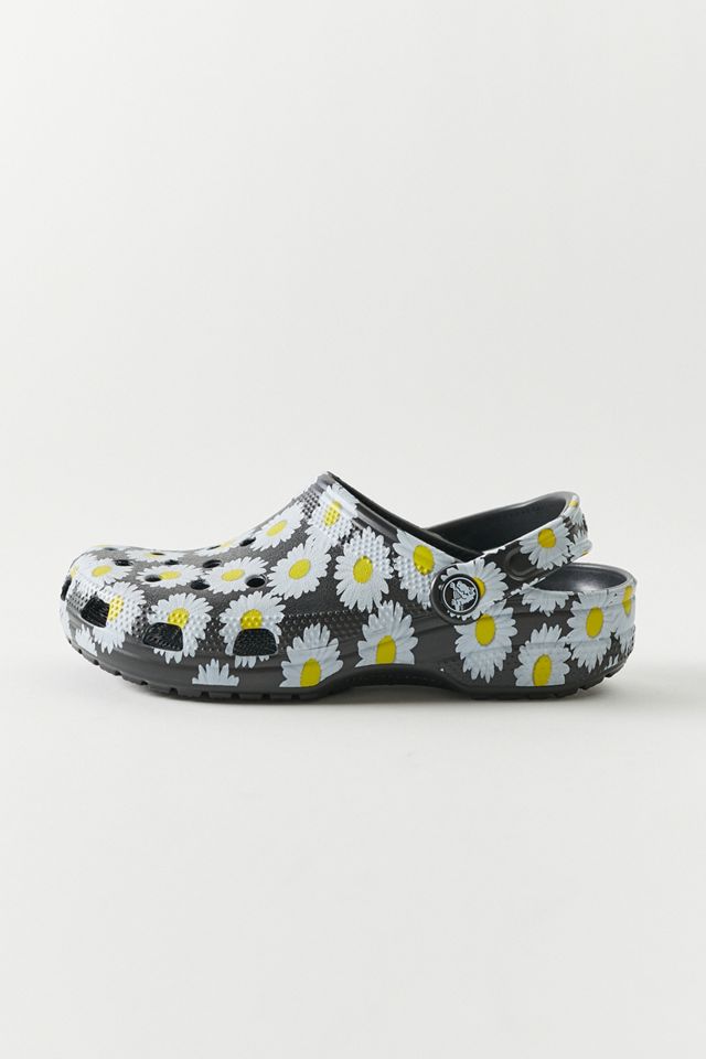 CROCS CLASSIC DAISY | Urban Outfitters UK