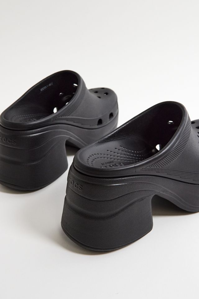 Crocs Black Siren Heeled Clogs | Urban Outfitters UK