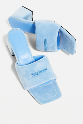 Mules en velours Tilly bleu Juicy Couture | Urban Outfitters FR