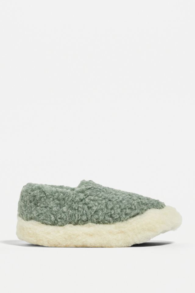Yoko Wool - Pantoufles Siberian vertes | Urban Outfitters FR