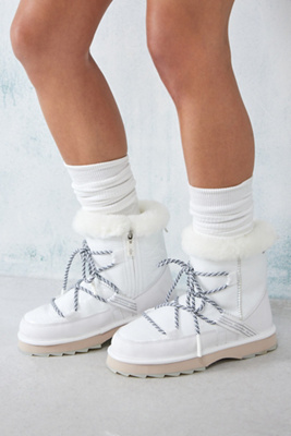 EMU Australia White Glossy Snow Boots | Urban Outfitters UK