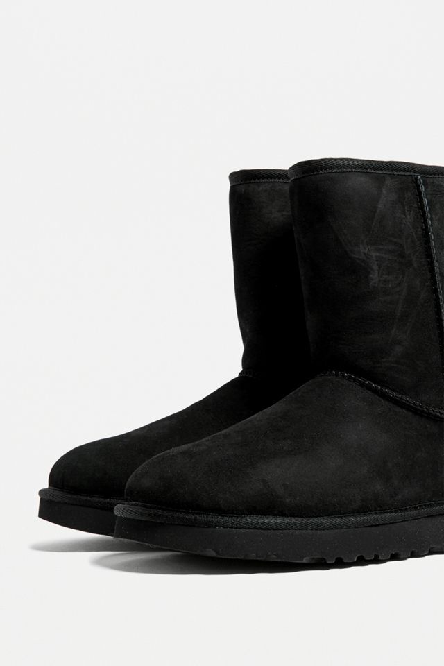 UGG - Bottes classiques noires | Urban Outfitters FR