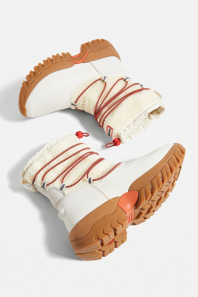 Hunter Wanderer Shearling Insulated Short Snow Boots | Urban Outfitters UK