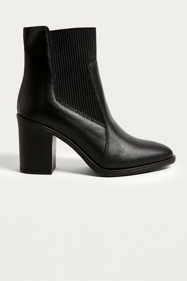 Rachael Ribbed Leather Chelsea Boots | Urban Outfitters DE