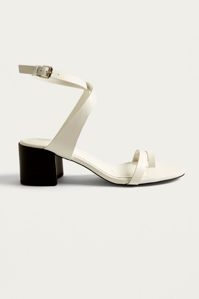 UO Halle White Toe Loop Sandals | Urban Outfitters UK