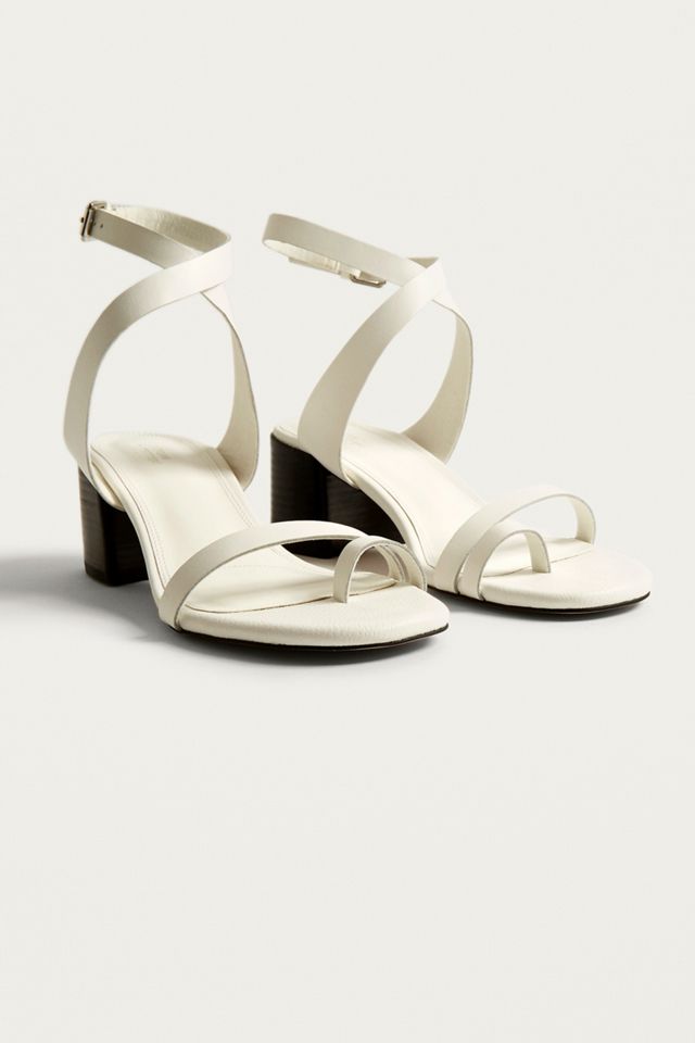UO Halle White Toe Loop Sandals | Urban Outfitters UK