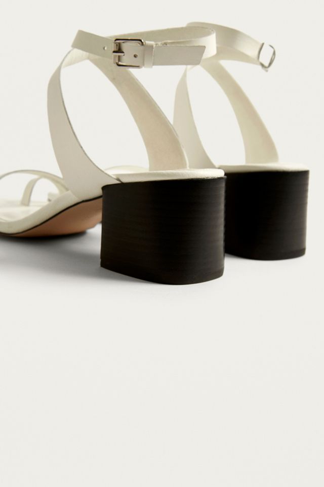 UO Halle White Toe Loop Sandals | Urban Outfitters UK