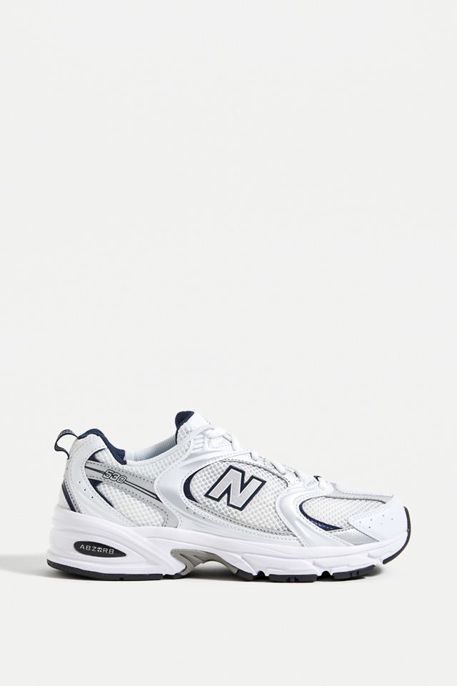 Zapatillas New Balance 530 Blancas, Grises y Negras | Urban Outfitters ES